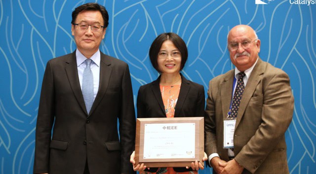 Zhen Xu Receives IEEE Carl Hellmuth Hertz Ultrasonics Award ...